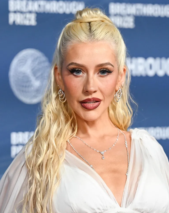 Christina Aguilera, 44, Attends the 2025 Breakthrough Prize Ceremony ...